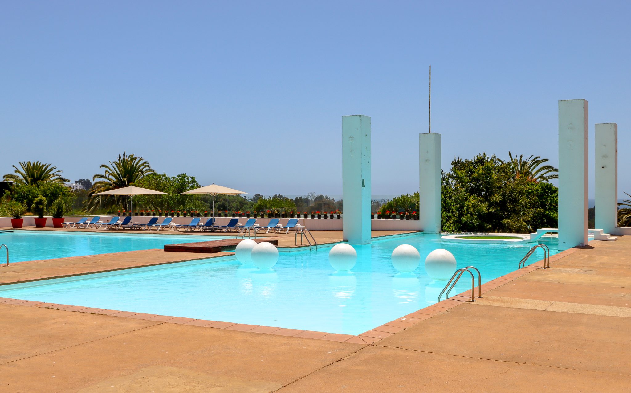 Sitio Web Marbella » Club House / Piscinas